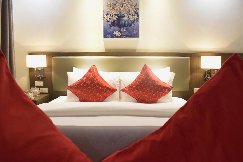 Luxe Suite at BCCT - BGC's Prime Studio - Gym, Infinity Pool with ...