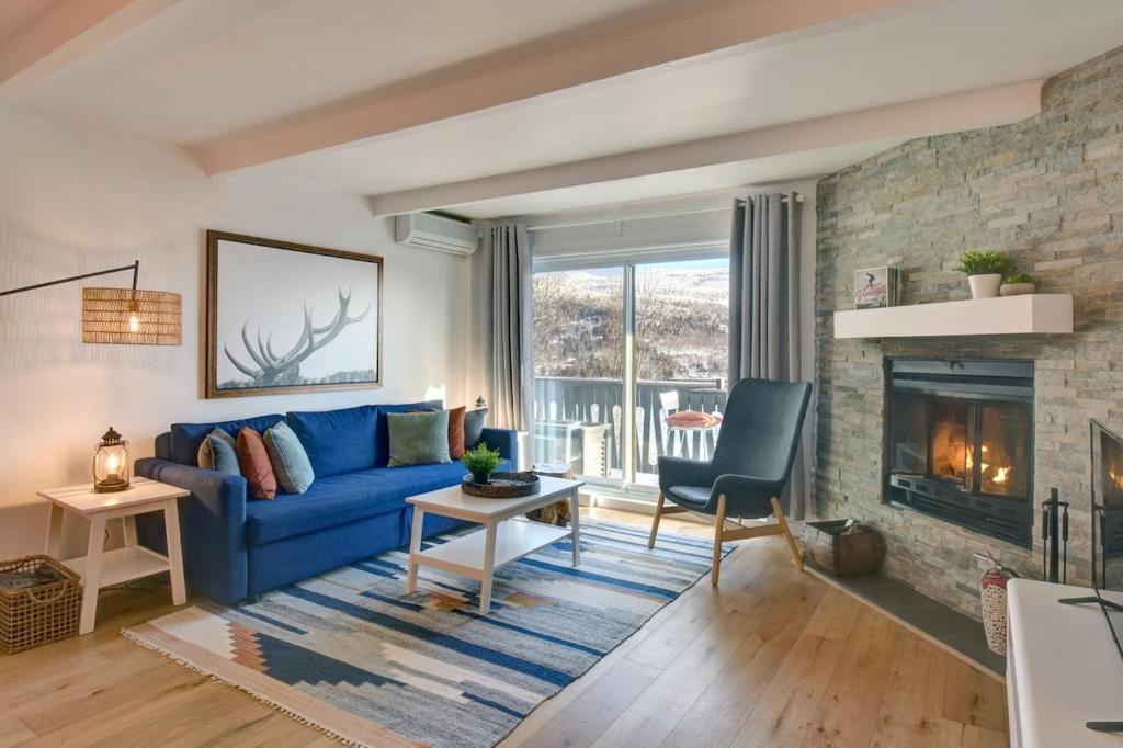 Modern Chalet Beautiful Lake Mountain View, Mont-Tremblant (updated ...