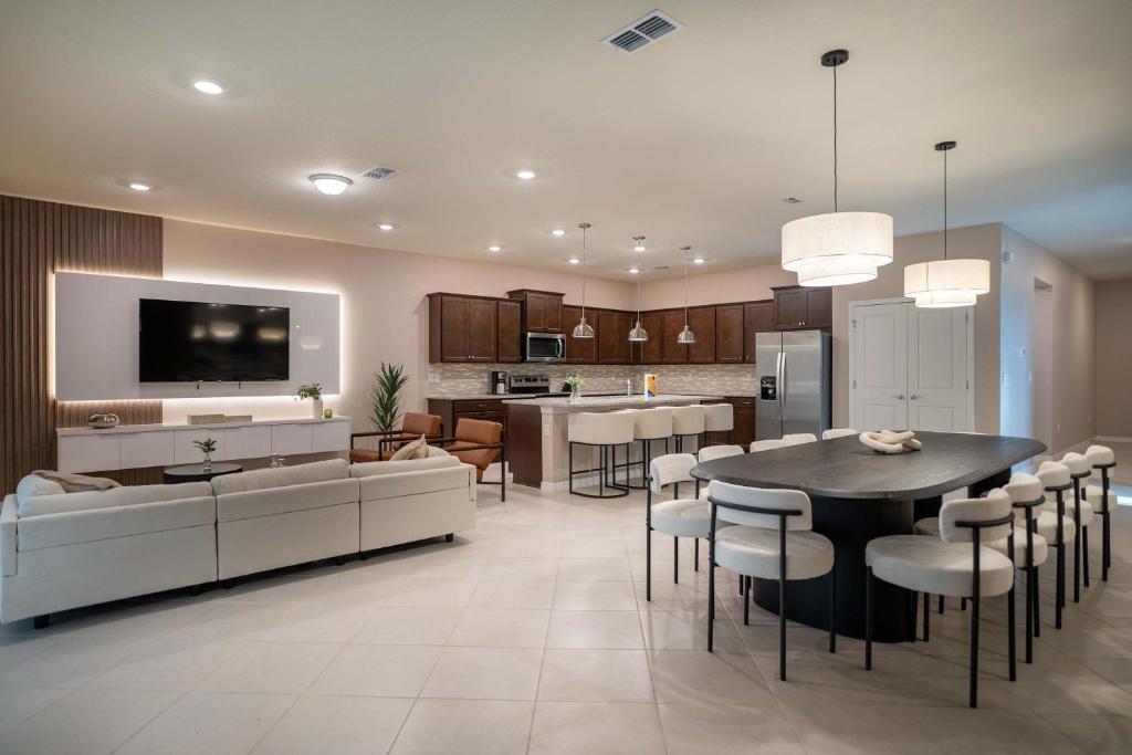 Stunning 10 Bed Home with Themed Rooms Pool, Orlando (updated prices 2026)