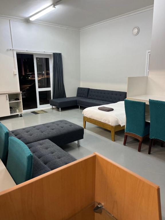 7 Beds Including 2 Double Beds, 3 Single Beds, 2 Sofa Beds Studio ...