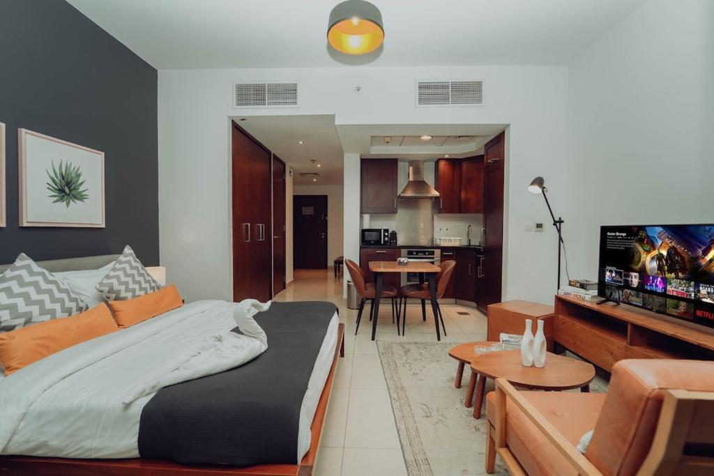 Elegant Studio Downtown 5 Minute Walk to Burj Khalifa & Dubai Mall ...