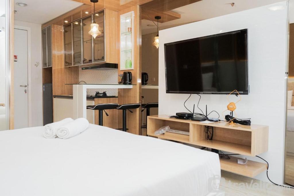 Comfy and Minimalist Studio Apartment at Tuscany Residences By Travelio ...