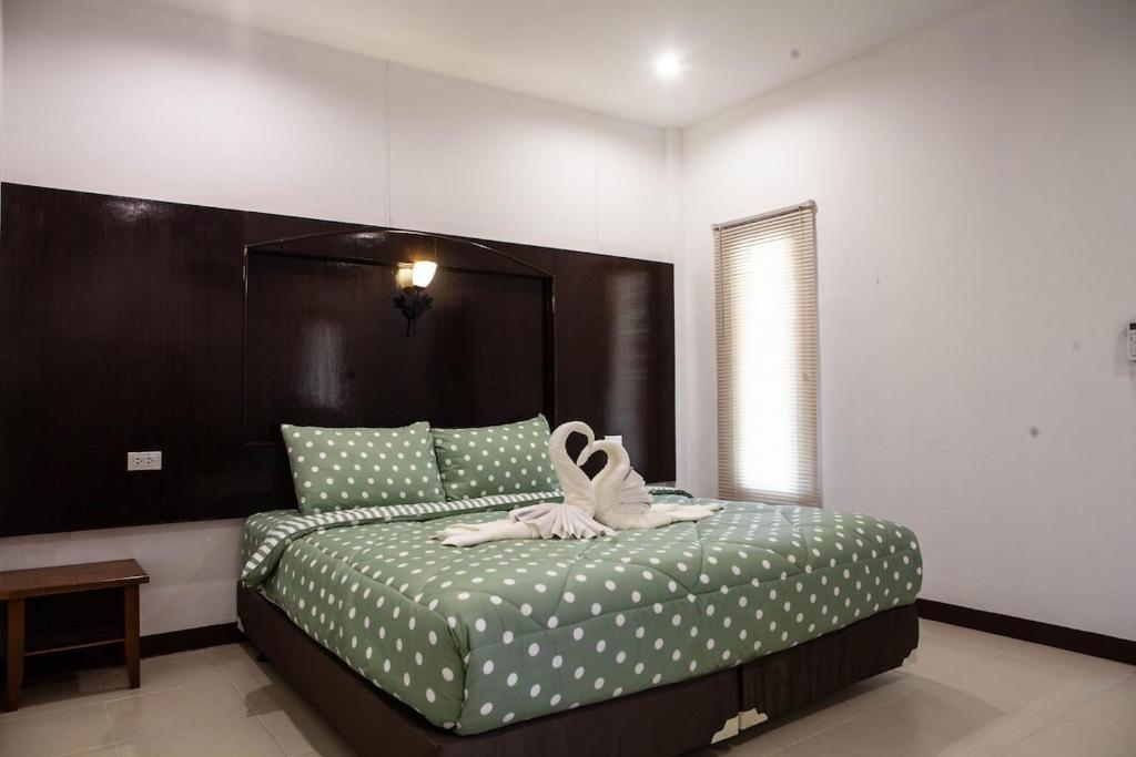 Devy Ale Cafe, Ko Lanta Yai (updated prices 2025)