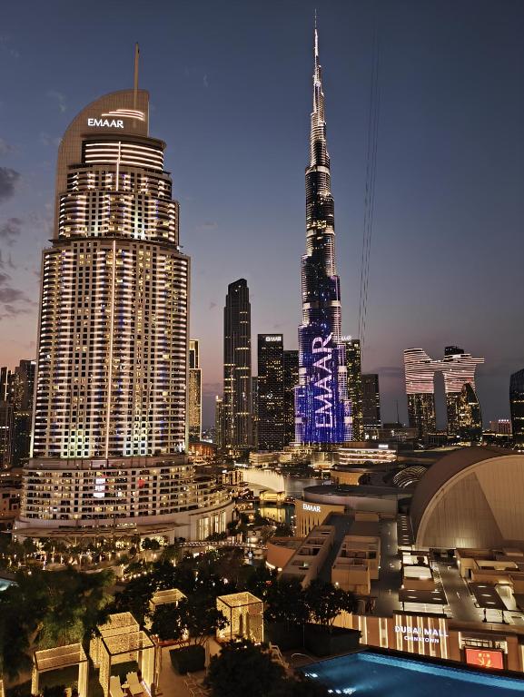 Luxurious 2-Bedroom Address Fountain Views Tower 2 Burj Khalifa view ...