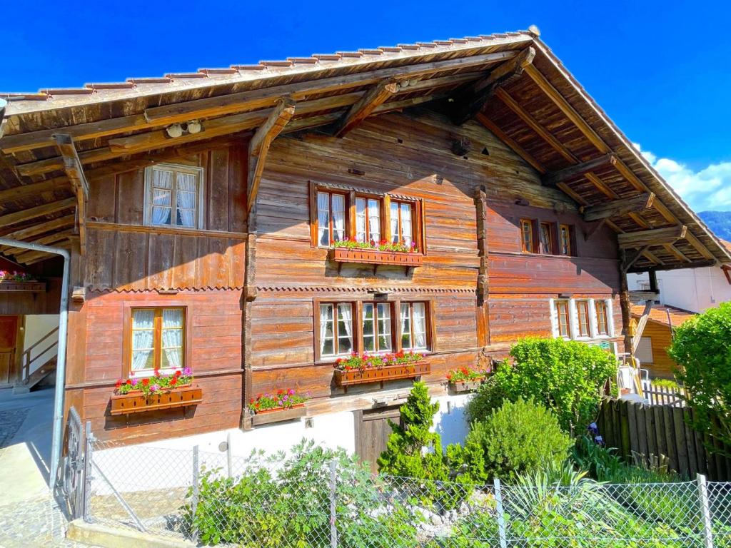 SwissHut Stunning Views Alps Lake - Chalet Erli, Därligen (updated ...