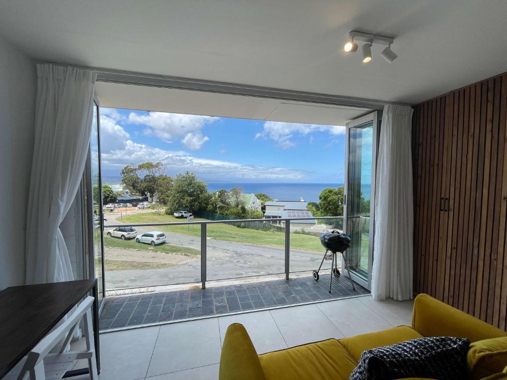 The Salty Whale - 3BD APT - Central Sea Views, Plettenberg Bay (preços ...