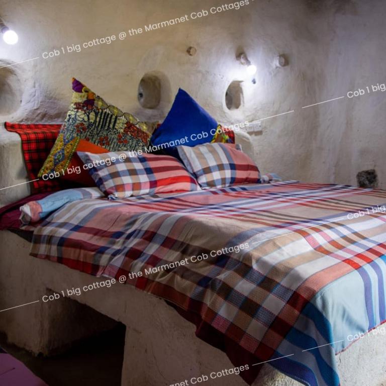 The Marmanet Cob cottages, Subuku (updated prices 2026)