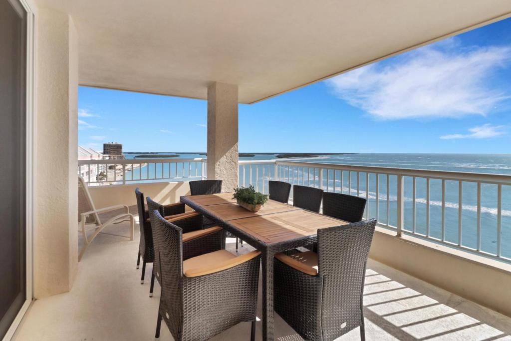 Luxury Oceanfront Escape - Condo at Merida in Cape Marco, Marco Island ...