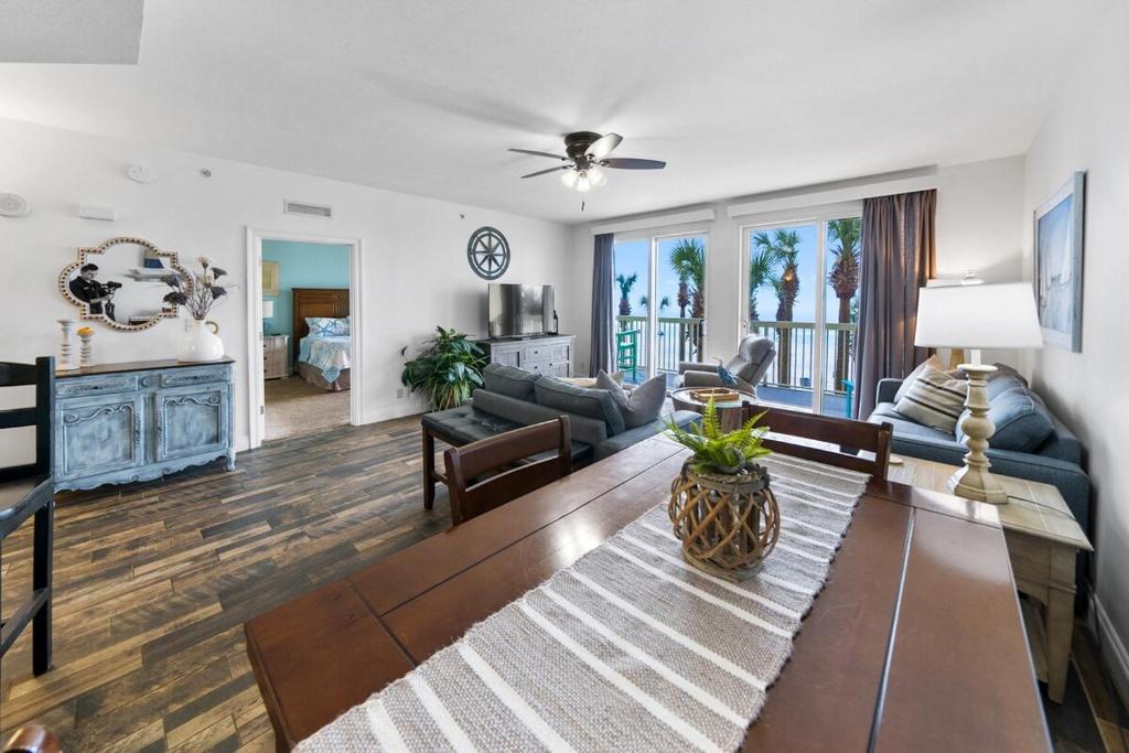 Calypso 209E 2nd floor Corner Unit 2 BR direct beach front, Panama City ...