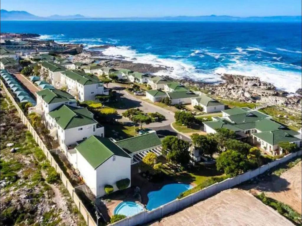 Whale Rock Estate Four 1, Hermanus (updated prices 2025)