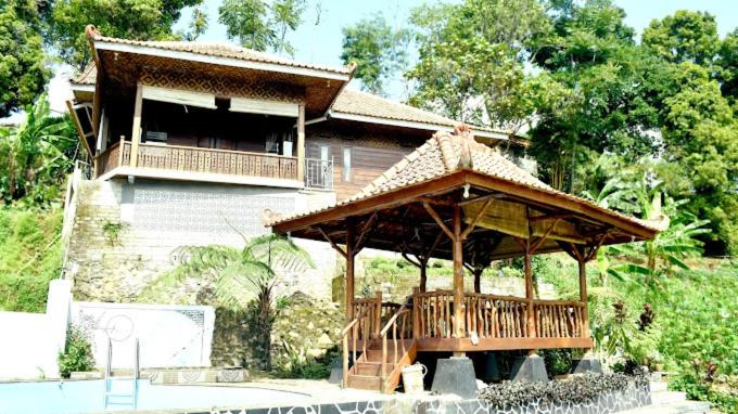 Villa DENDON, Purwakarta (updated prices 2026)