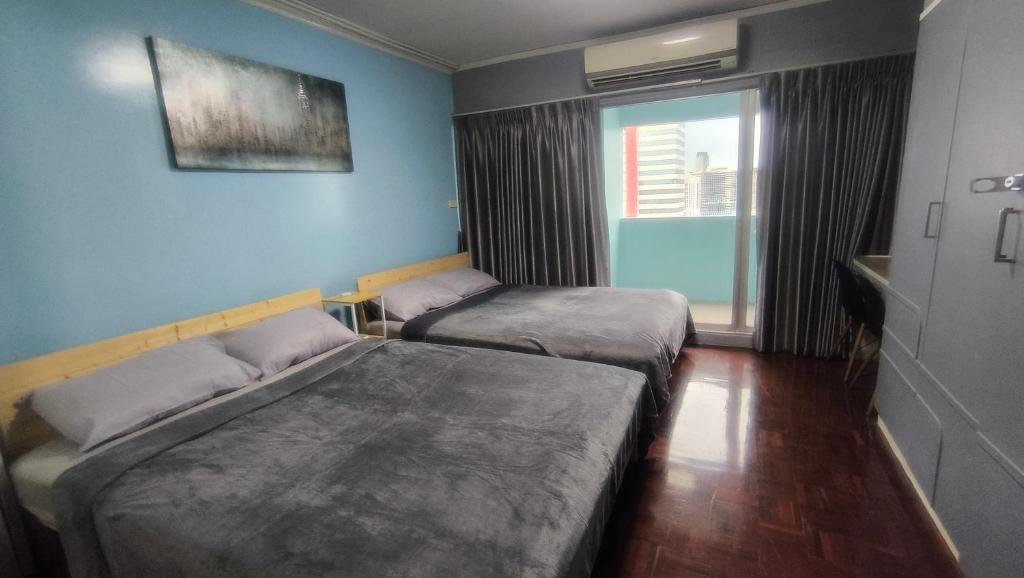 Silom room 40 sqm with 2 Queen beds for 4 persons, Bangkok (updated ...