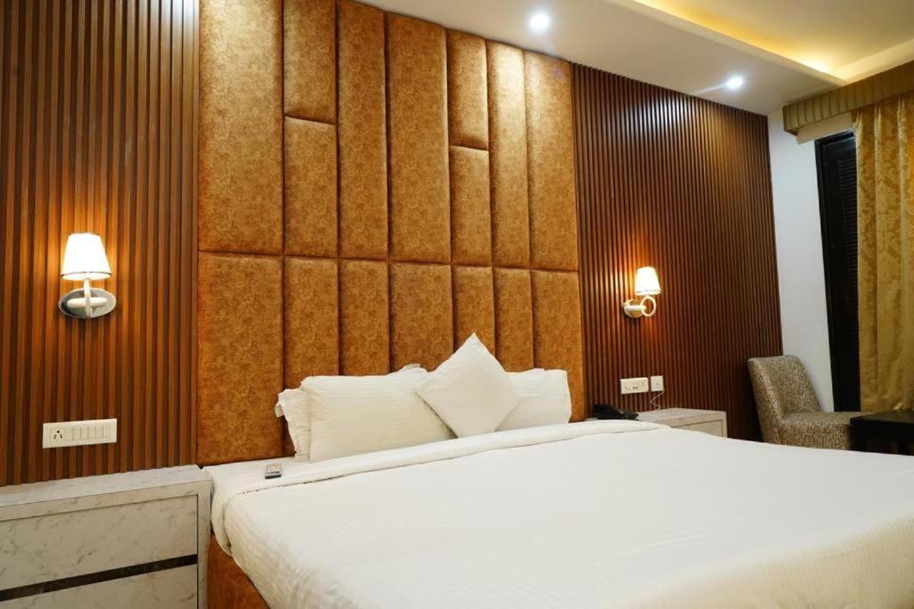 Hotel Raunak, Pinjaur (updated prices 2025)