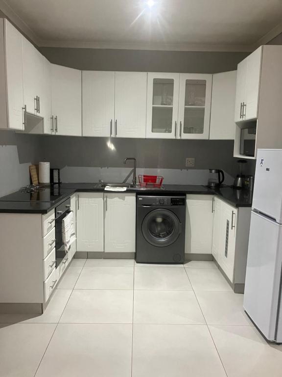 Cliffside Cottage, Kloof (updated prices 2025)