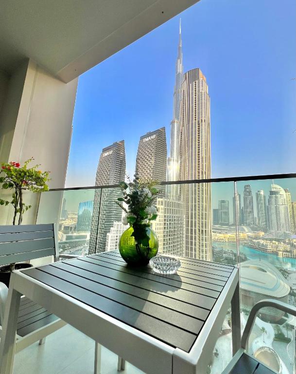 VIP Experience Dubai Downtown at Forte Tower - Burj Khalifa and ...