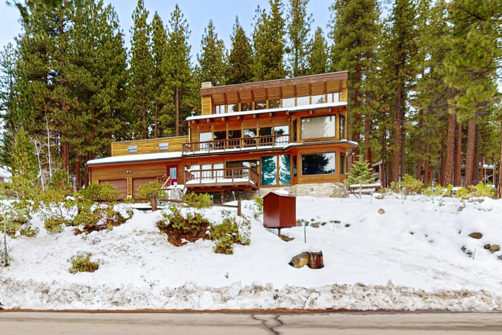 Tahoe Treetop Retreat, Incline Village (updated prices 2025)