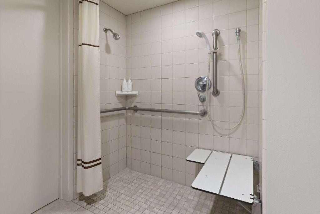 Travelodge by Wyndham Monterey Bay, Monterey (updated prices 2025)