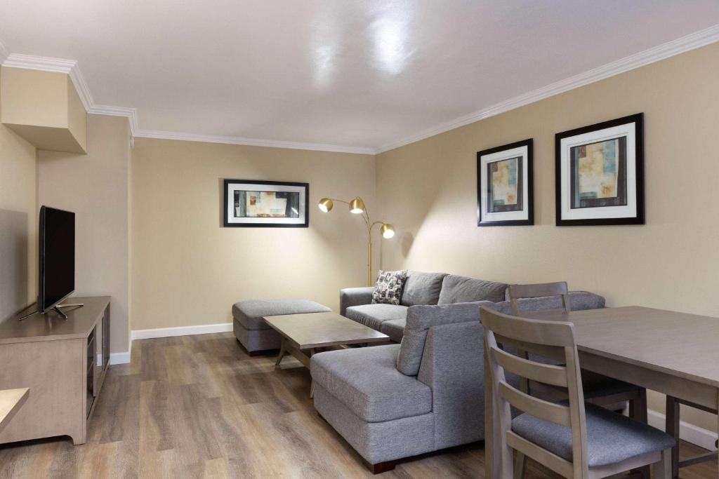 Travelodge by Wyndham Monterey Bay, Monterey (updated prices 2025)