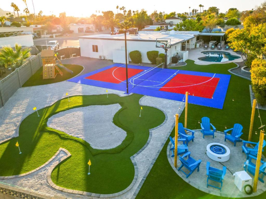 Rio Resort Kierland Pool Hot tub Mini Golf Fun, Phoenix की (2026 के लिए ...