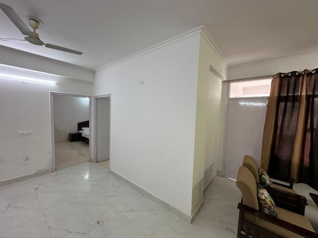 Shri Krishna Lok, Chhatikara (precios actualizados 2026)