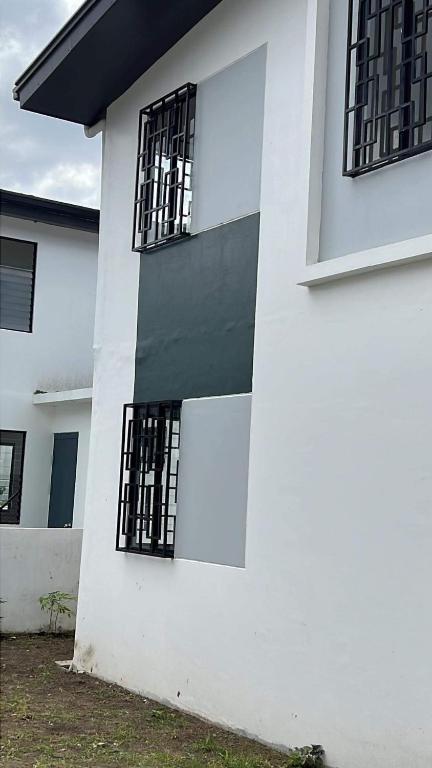 Lubrin Townhouse, San Pablo (updated prices 2026)