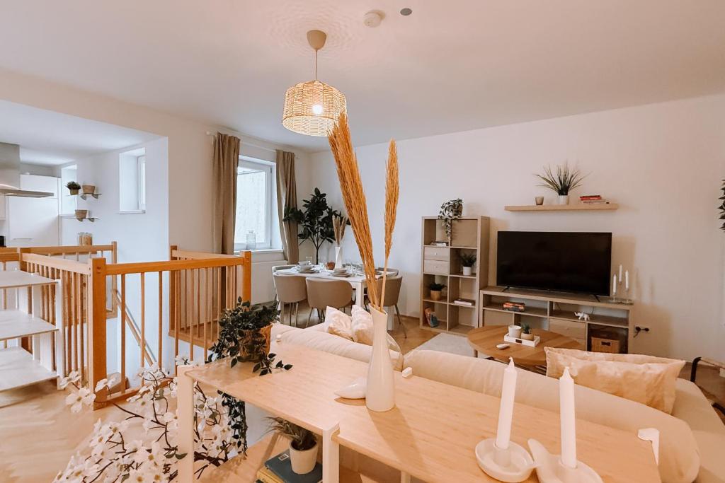 90qm, 3 bedrooms, near Schönbrunn, balcony - Axara Housing, Vienna ...