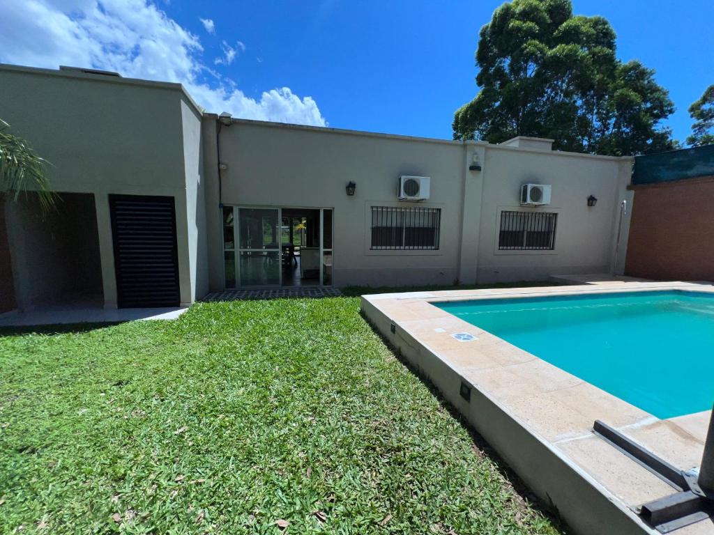 Moderna casa quinta con pileta frente al rio, Paso de la Patria ...