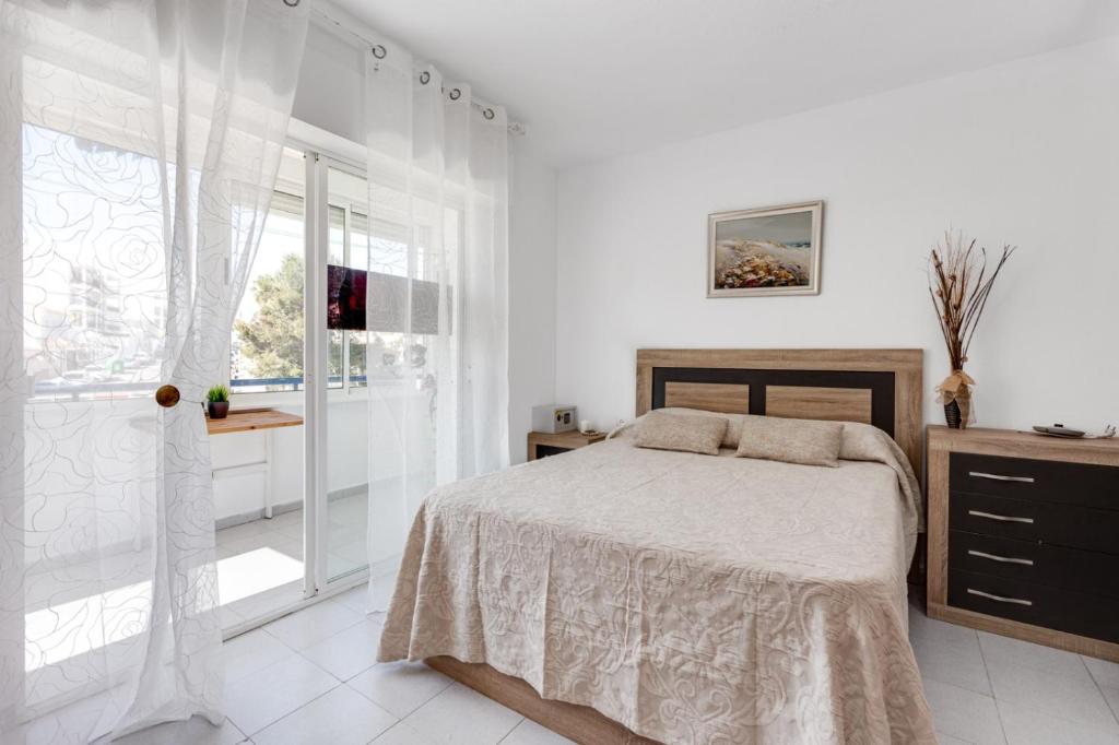Eneas 1, Torrevieja (updated prices 2026)