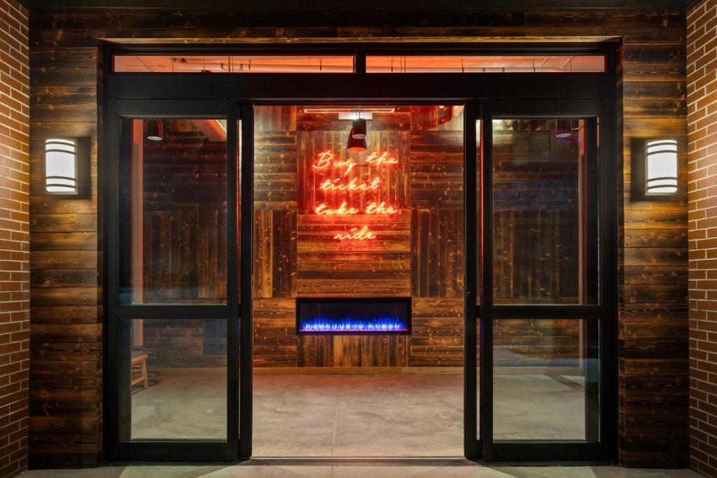 Moxy Omaha Downtown, Omaha (updated prices 2025)