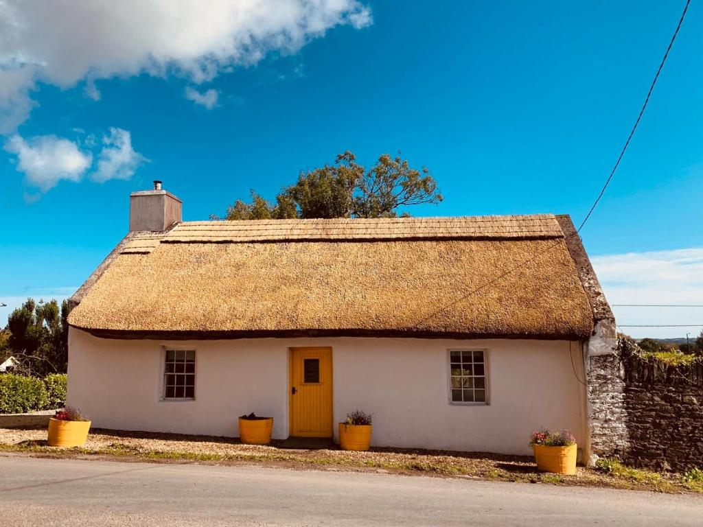 Traditional Thatched Cottage, Killeagh (updated prices 2026)