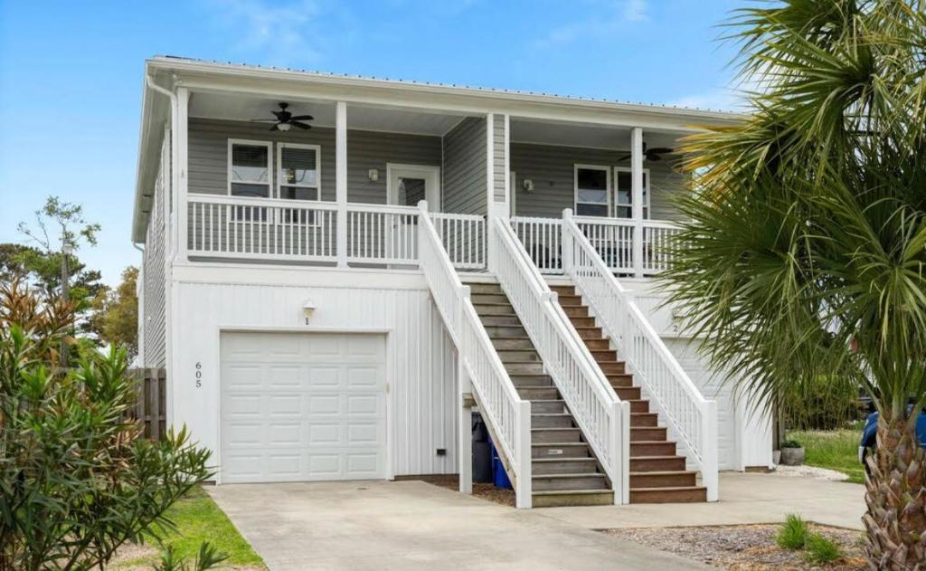Turtle Cove Beach Retreat GOLF CART Included, Carolina Beach (updated ...