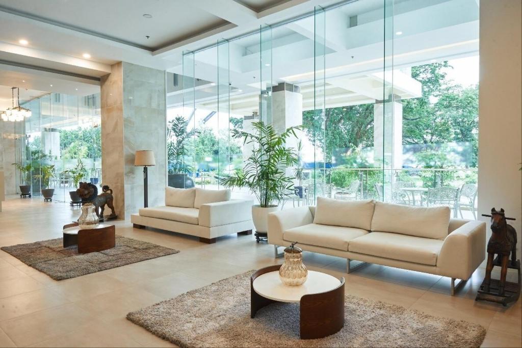 it park hotel-like apartment new pool furniture treewood 1224, Cebu ...