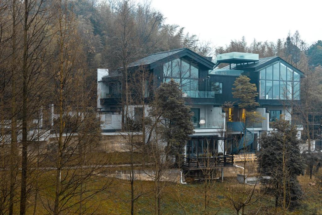 SuXi Qingchengshan Forest Hotel, Chongzhou (актуальные цены 2025 года)