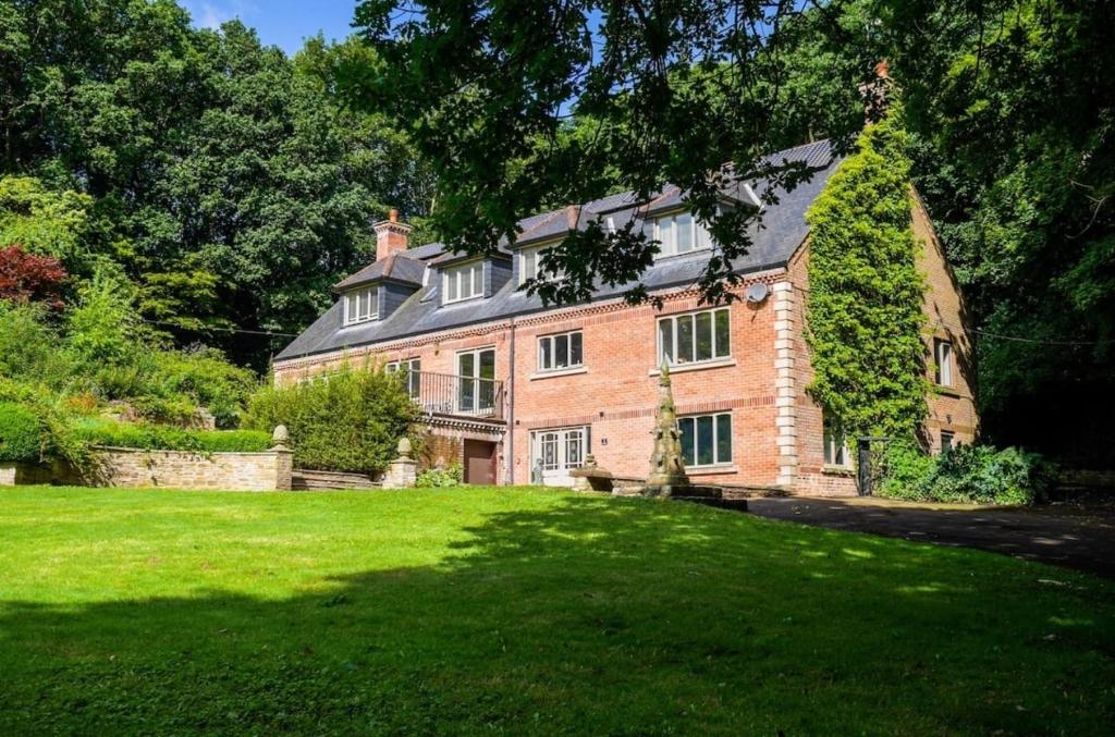 Luxury Mansion, Central, Perfect for Groups, Durham (updated prices 2025)
