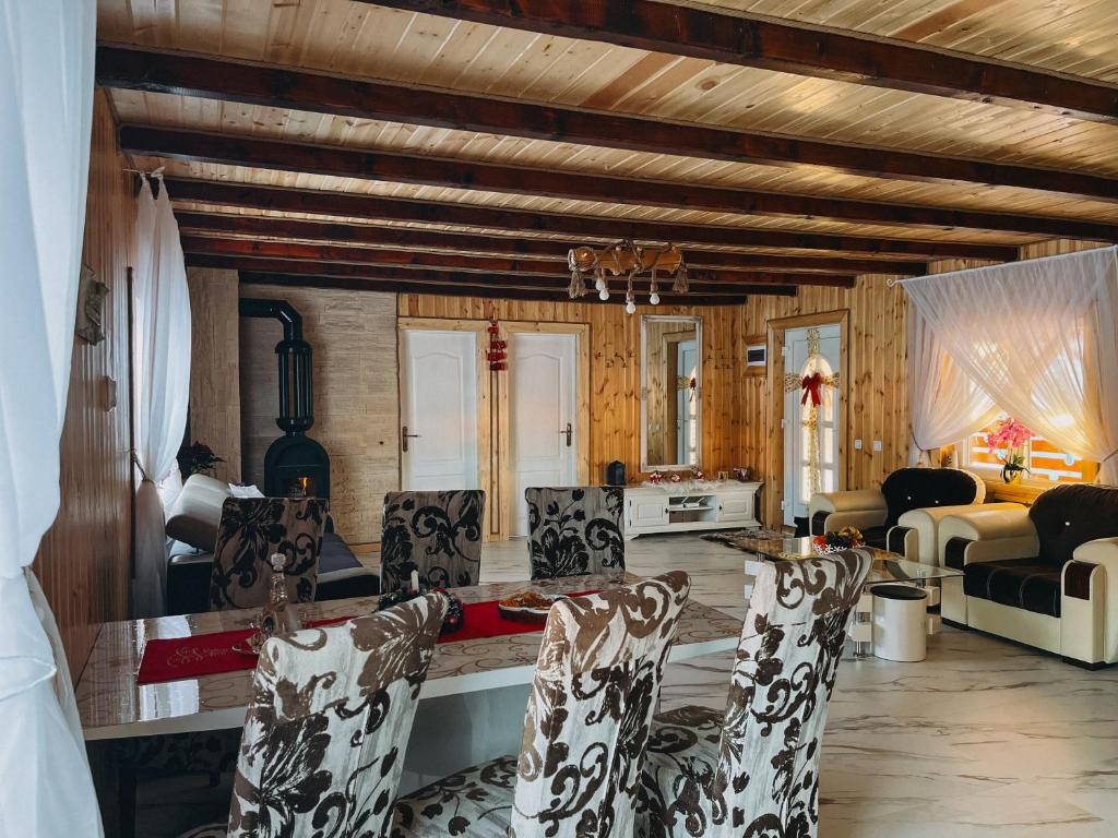Cabana Refugiul Alpin Beliș, Bălceşti (updated prices 2025)