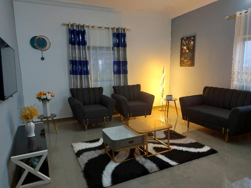 Bel appartement meublé en centre-ville de Bertoua, Bertoua (tarifs actualisés, 2026)