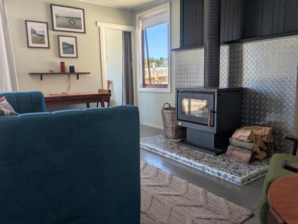 Salty Devil's Rest - Coastal Wilderness Shack, Arthur River (updated ...