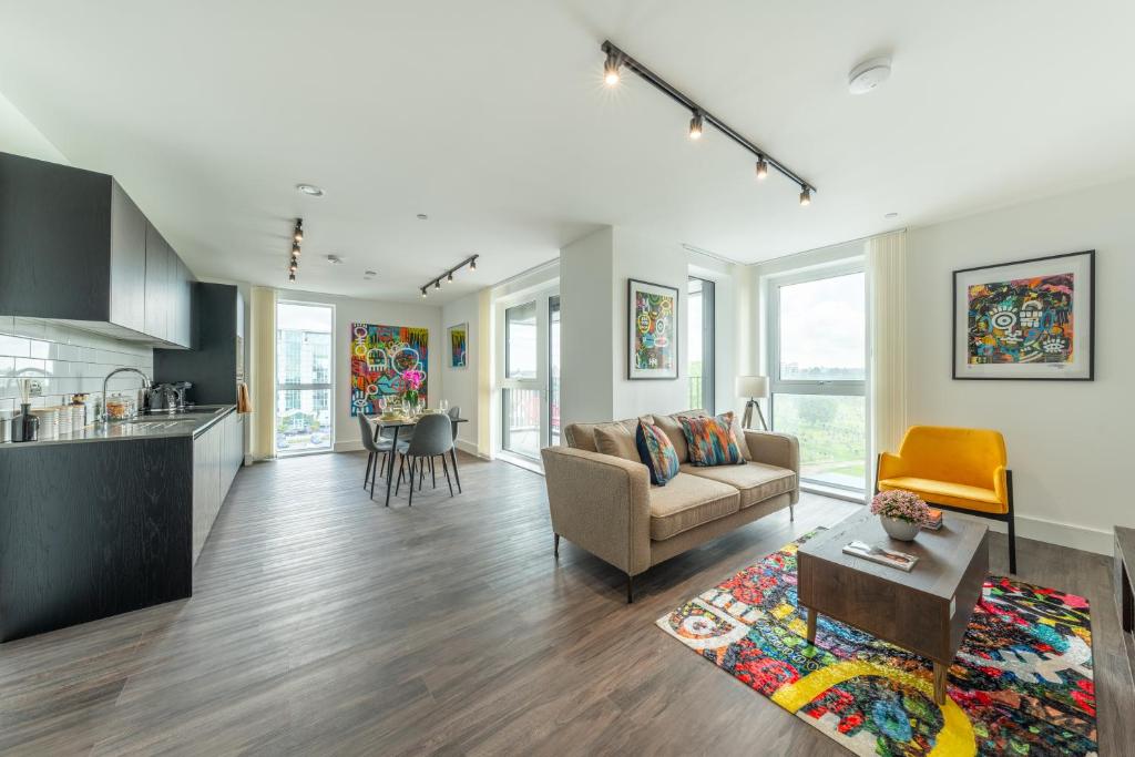 Mitre Chanakira by Artsy, London (updated prices 2026)