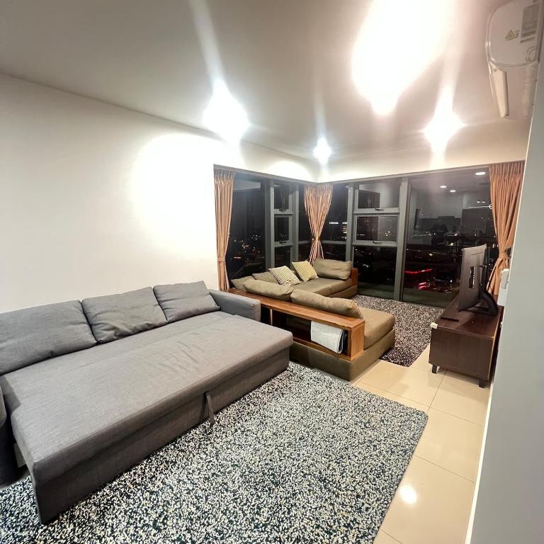 EKO CHERAS mall kids play room Big sofa MRT 8 pex, Kuala Lumpur (prezzi ...