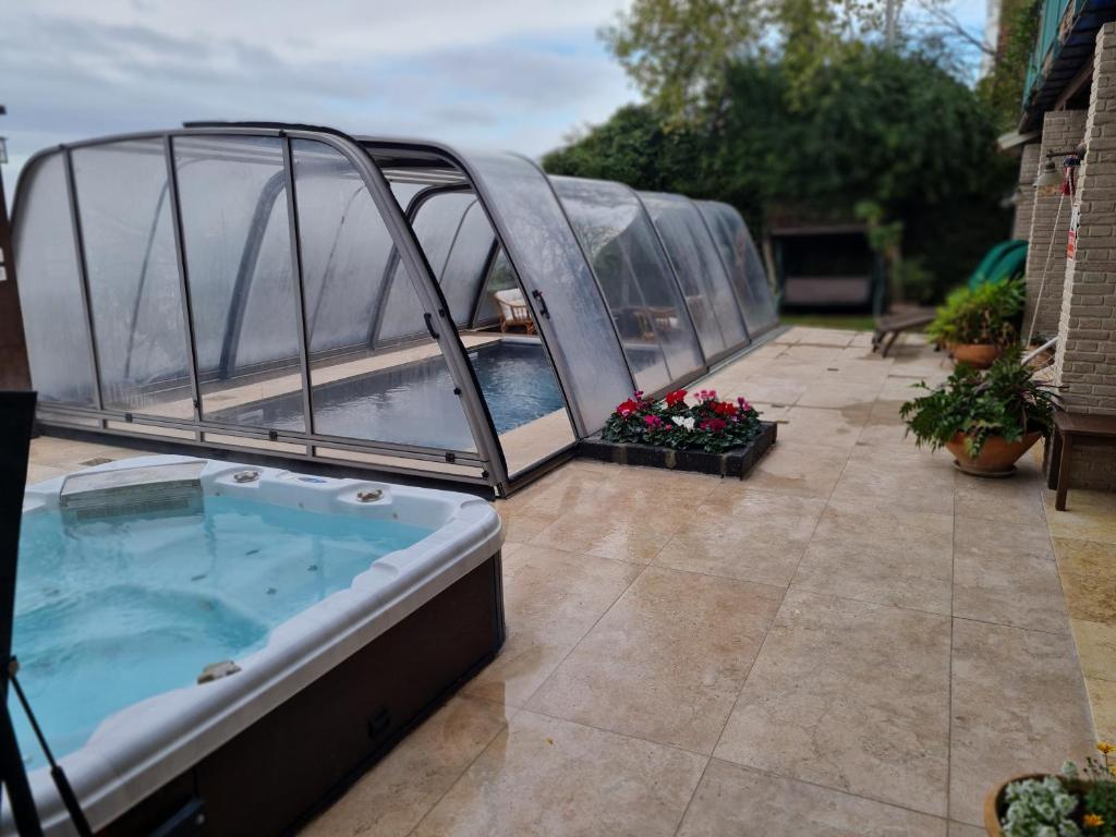 Naomi's, Rosh Pinna (updated prices 2025)