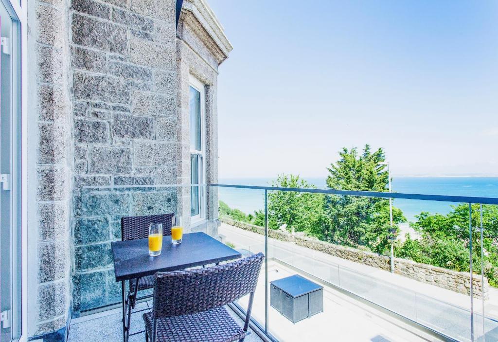 Porthminster View Luxury Sea Views Balcony, Parking, Pool, Spa & Gym ...