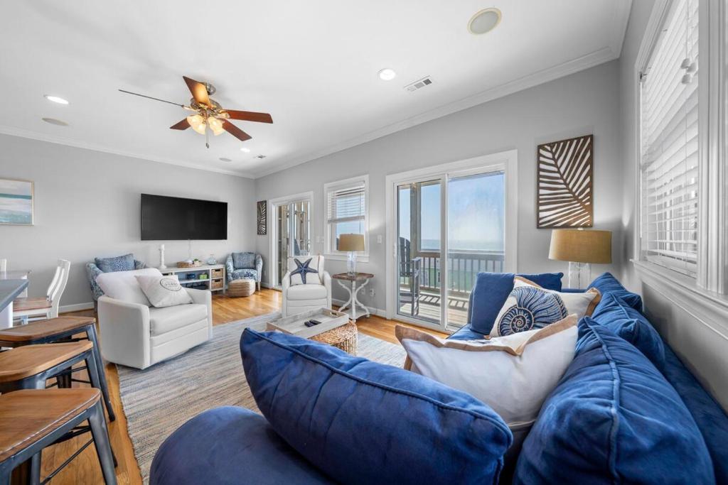Newly updated, Hot tub, Elevator, Great Ocean view, North Topsail Beach ...