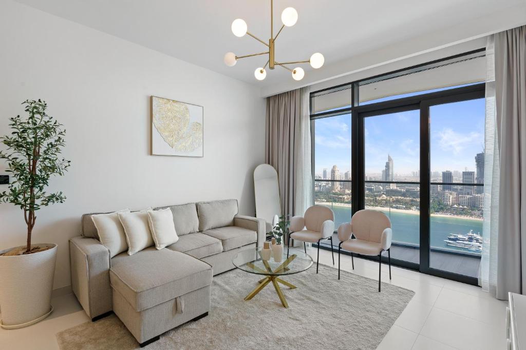 Luxurious 2BR in Beachfront with Marina Skyline View, Dubai (updated prices 2025)