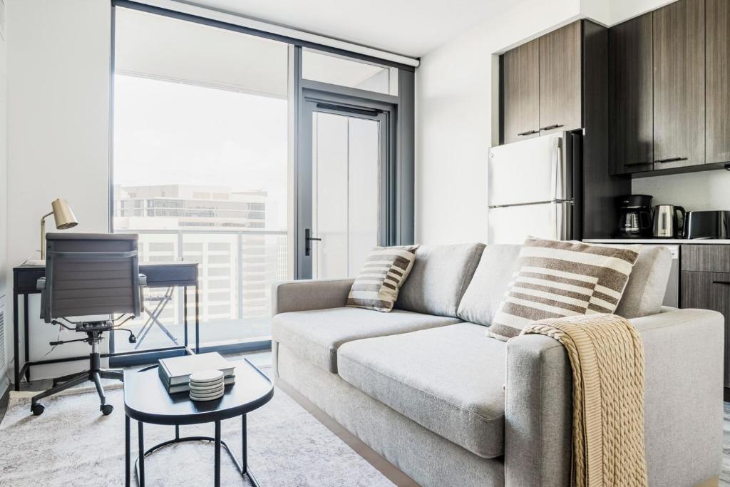 Blueground Downtown pool AC nr Capitol ATX-290, Austin (updated prices ...