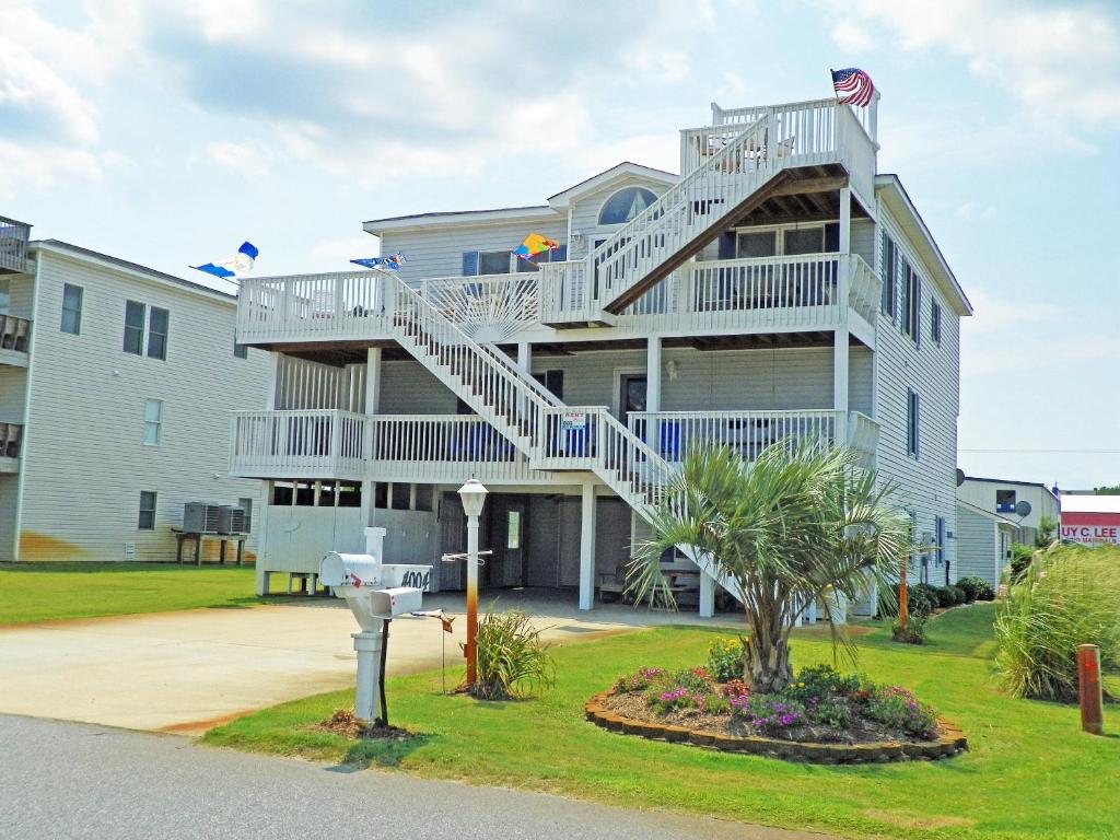 KH4004- Paradise, Kitty Hawk (updated prices 2025)