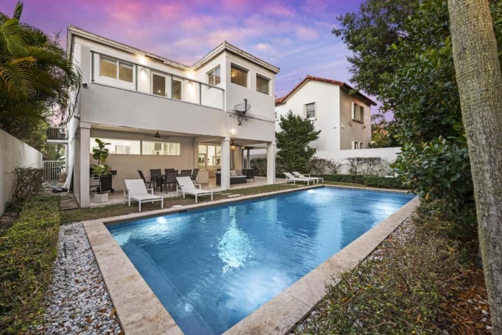 Playa Castillo, Miami (updated prices 2026)