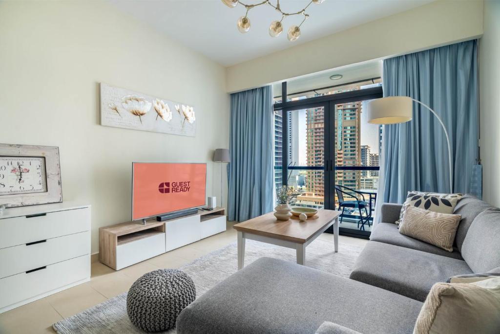 GuestReady - Magnificent stay with lake view, Dubai (updated prices 2026)