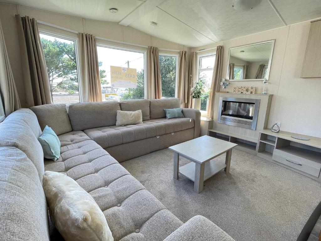 Cosy Caravan, Pendine (updated prices 2025)