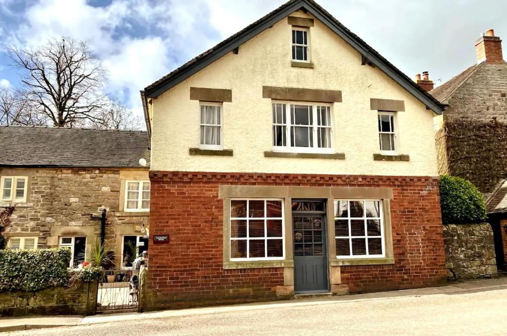 Dog Friendly 4-Bedroom Cottage in Quaint Village, Hognaston (updated ...