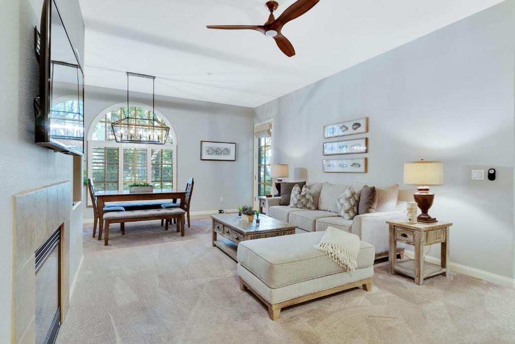 Stunning Ground Floor Villa Steps to Pool, La Quinta (updated prices 2026)